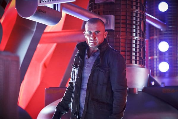 DC's Legends of Tomorrow, Ep 1.07: "Marooned" goes to space, poses a ...
